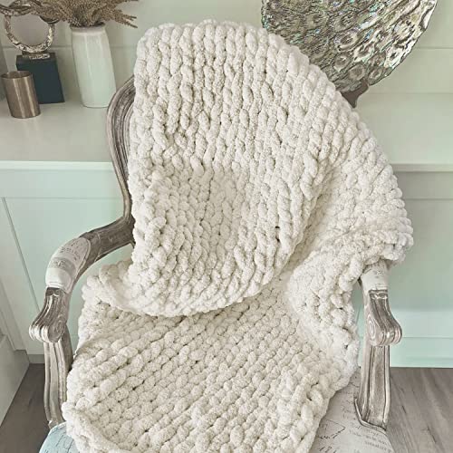 Chunky Knit Blanket Throw Handmade with Chenille Yarn Giant Thick Soft Throw for Couch Sofa Bed Home Decor Machine Washable, Beige 40x50