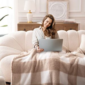 Bertte Fluffy Sherpa Throw Blanket Ultra Soft Warm Lightweight Plaid Shaggy Blanket for Couch Sofa Travel, Premium Reversible Decorative Faux Fur Blanket for All Seasons, 50"x 60", Checker Beige