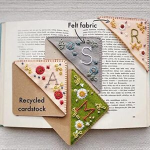 HYOIIO Corner Bookmark, Personalized Hand Embroidered Corner Bookmark, Hand Stitched Felt Corner Letter Bookmark, Felt Triangle Bookmark, Cute Flower Letter Embroidery Bookmarks for Book Lovers(M)