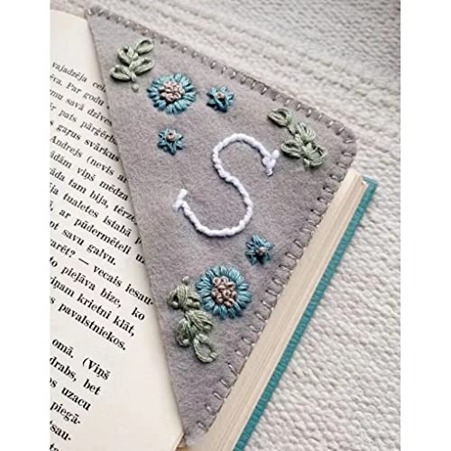 Personalized Hand Embroidered Corner Bookmark for Book Lovers, Hand Stitched Felt Corner Letter Bookmark, Cute Flower Letter Embroidery Felt Triangle Bookmark (Winter)