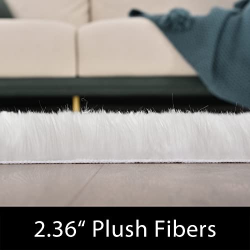 Latepis White Sheepskin Rug 2x3 Faux Fur Sheepskin Rug for Living Room Fluffy Washable Rug for Bedroom Luxury Room Decor Furry Rug Rectangle