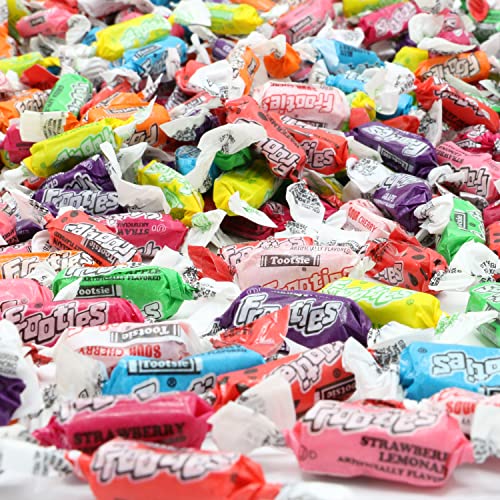 Tootsie Frooties Candy - Tootsie Roll Fruit Chews Candy - Flavored Tootsie Rolls Frooties - Assorted Flavor Tootie Fruities - Chewy Taffy Bulk Variety Pack - Tootsie Candy Mix 2 Pound Bag