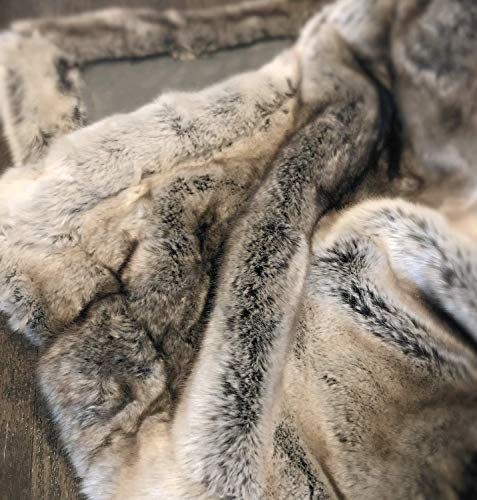 Eikei Luxury Faux Fur Throw Blanket Super Soft Oversized Thick Warm Afghan Reversible to Plush Velvet in Tan Grey Wolf, Cream Mink or Blush Chinchilla, Machine Washable (Ombre Beige, 60Wx70L)