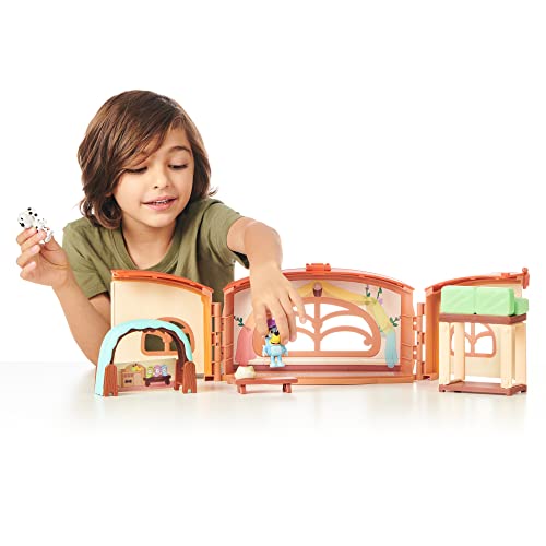 Bluey School Playset with Mates School Playset with 5 Figures - Chloe, The Terriers Amazon Exclusive