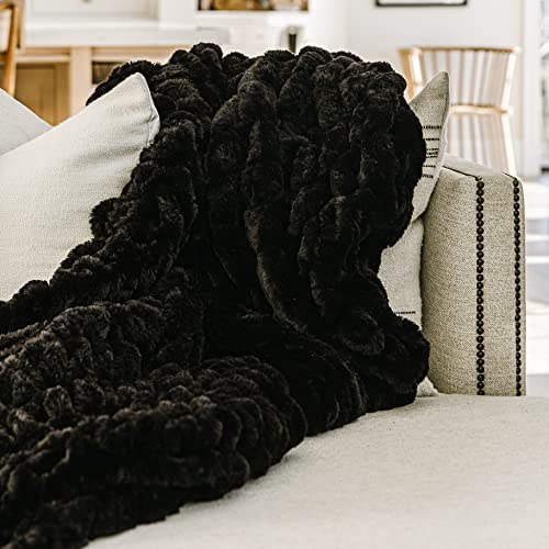 Minky Designs Minky Blankets | Chic Level Comfort | Ideal for Adults, Kids, Teens | Super Soft, Warm & Cozy