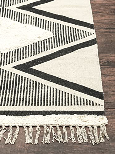 HOMEMONDE Boho Tufted Small Area Rug Washable 2x3 ft Cotton Geometric Woven Farmhouse Shaggy Throw Area Rug with Tassels for Entryway, Doormat, Kitchen Home Decor