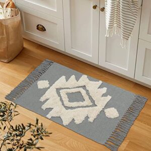 LEEVAN Bathroom Rug 2' x 3' Cotton Moroccan Kitchen Throw Rugs Grey Accent Geometric Tufted Doormat with Tassels Woven Farmhouse Small Area Rug Tribal Machine Washable Rug for EntryWay Hallway