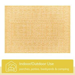 Well Woven Anze Indoor/Outdoor Tribal Pattern Yellow Area Rug (7'10" x 9'10")