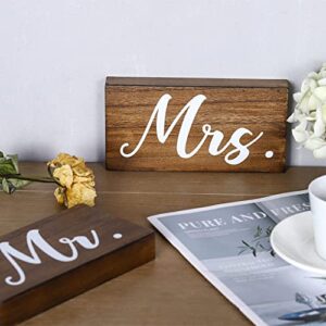 BAYSBAI Mr and Mrs Sign, Mr & Mrs Sign for Wedding Table, Freestanding Wooden Wedding Wooden Letters, Home, Anniversary, Wedding, Valentine’s Day Decoration, Bridal Shower or Engagement Gift