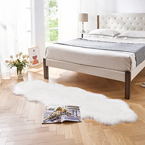 Rainlin Ultra Soft Fluffy Sheepskin Faux Fur Area Rugs for Bedroom Living Room White Fuzzy Washable Home Decor Carpets Plush Shag Closet Rugs,2x6 Feet