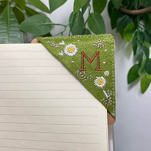 3 Pieces Personalized Hand Embroidered Letter Corner Bookmark, Corner Bookmark, Wedding Gifts Page Corner Bookmark, Lovely Flower Page Marker, Book Decoration (3 Pieces Custom,Customised Letters)