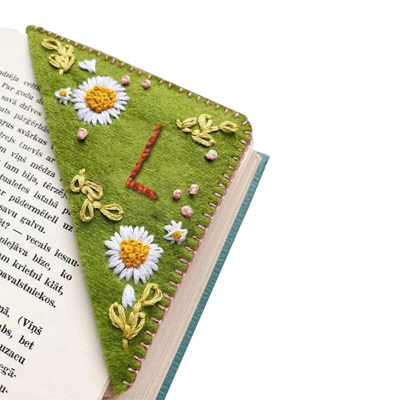 MOTEERLLU Personalized Hand Embroidered Corner Bookmark,26 Letters Cute Felt Triangle Bookmark for Women, Embroidery Corner Bookmarks Accessories for Book Lovers (Summer,L)