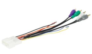 scosche nn05b compatible with 2007-13 nissan premium sound harness; 4ch rca to amp input black