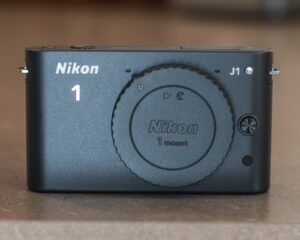 nikon 1 j1 10.1 mp hd digital camera body only (black)