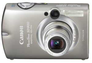 canon powershot sd900 titanium 10mp digital elph camera with 3x optical zoom (old model)