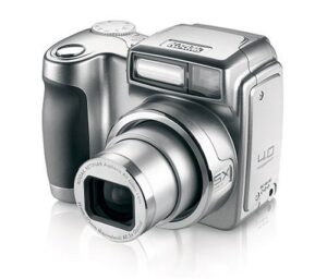 kodak easyshare z700 4 mp digital camera with 5xoptical zoom