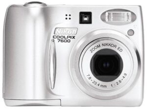 nikon coolpix 7600 7mp digital camera with 3x optical zoom