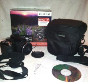 fujifilm finepix s3280 14mp digital camera