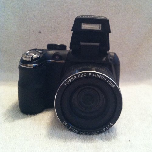 FujiFilm FinePix S3280 14MP Digital Camera