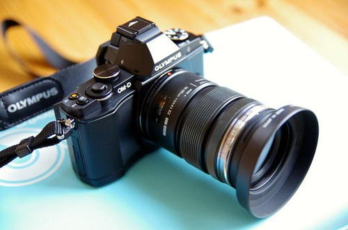 OLYMPUS mirror-less SLR OM-D E-M5 double zoom kit Black 16.05 million pixel dust drip OM-D E-M5 DZKIT BLK - International Version (No Warranty)