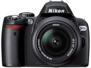 nikon d40x 10.2mp digital slr camera with 18-55mm f/3.5-5.6g ed ii af-s dx zoom-nikkor lens (old model)