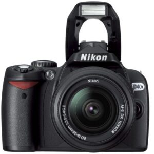 Nikon D40x 10.2MP Digital SLR Camera with 18-135mm f/3.5-5.6G ED-IF AF-S DX Zoom-Nikkor Lens