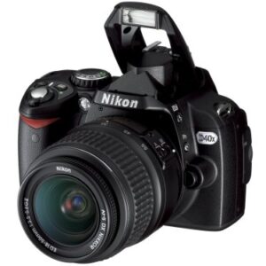 Nikon D40x 10.2MP Digital SLR Camera with 18-135mm f/3.5-5.6G ED-IF AF-S DX Zoom-Nikkor Lens