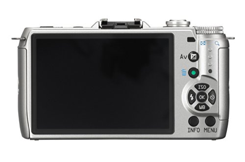 Pentax Q7 12.4MP Mirrorless Digital Camera with 02 Standard Zoom 5-15mm f2.8-4.5 Lens (Silver)