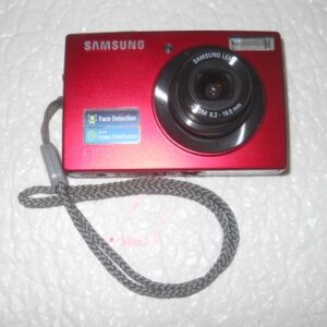 Samsung L100 8.2MP Digital Camera with 3x Optical Zoom (Red)