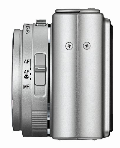 Leica D-LUX 3 10MP Digital Camera with 4x Wide Angle Optical Image Stabilized Zoom (Silver)