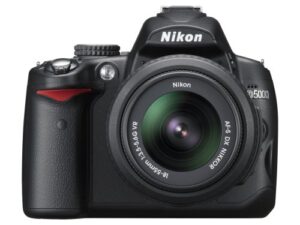 nikon d5000 12.3 mp dx digital slr camera with 18-55mm f/3.5-5.6g vr lens and 2.7-inch vari-angle lcd