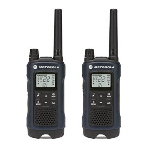 motorola solutions talkabout t460 rechargeable two-way radio pair (dark blue)