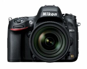 nikon d600 24.3 mp cmos fx-format digital slr camera with 24-85mm f/3.5-4.5g ed vr af-s nikkor lens (old model)