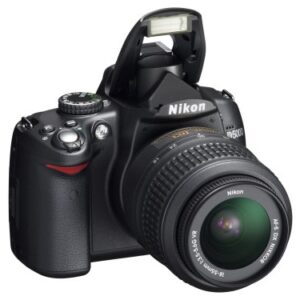 Nikon D5000 Appareil photo numérique Reflex 12.3 Kit Objectif AF-S DX VR 18-55 mm Noir