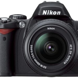 Nikon D40 6.1MP Digital SLR Camera Kit with 18-135mm f/3.5-5.6G ED-IF AF-S DX Zoom-Nikkor Lens