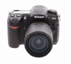 nikon d200 10.2mp digital slr camera with 18-135mm af-s dx f/3.5-5.6g ed-if nikkor zoom lens