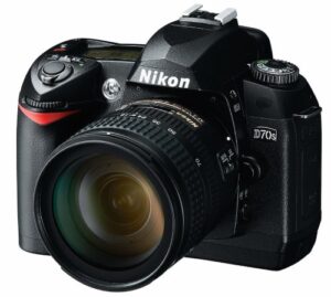 nikon d70s with nikon af 28-80mm w/bag