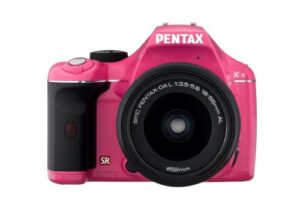 pentax k-x 12.4 megapixel digital slr and 18-55mm f/3.5-5.6 dal al lens (pink)