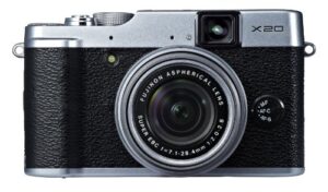 fujifilm x20 12 mp digital camera with 2.8-inch lcd (silver)