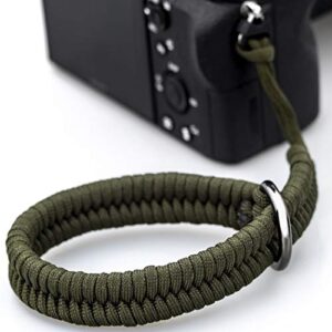 AQAREA Camera Wrist Strap for DSLR Mirrorless Camera, Quick Release Camera Hand Strap with Safer Connector （Green）