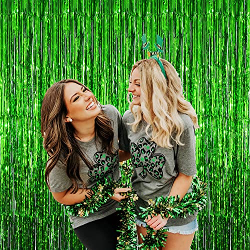 GOER 3.2 ft x 9.8 ft Metallic Tinsel Foil Fringe Curtains Party Photo Backdrop Party Streamers for St. Patrick's Day,Birthday,Graduation,New Year Eve Decorations Christmas Wedding Decor (Green,1 Pack)