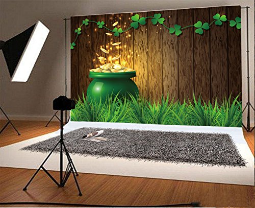 Baocicco 7x5ft Vinyl St.Patrick's Day Backdrop Pot of Gold Photography Background Lucky Irish Shamrock Wooden Texture Wall Grass Field Children Baby Adults Portraits Photo Studio