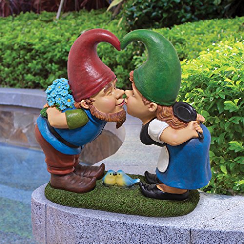 Design Toscano QM2796400 Garden Gnome Statue - Kiss and Tell Lover Gnomes - Lawn Gnome,,full color