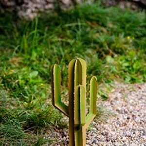 Metal desert cactus Rustic Sculpture The cactus Plant Home Decor Rustic Hand Painted The cactus Garden Ornaments Outdoor Decor Figurines Home Yard Decorations Stakes Lawn Ornaments (3 PCS green)