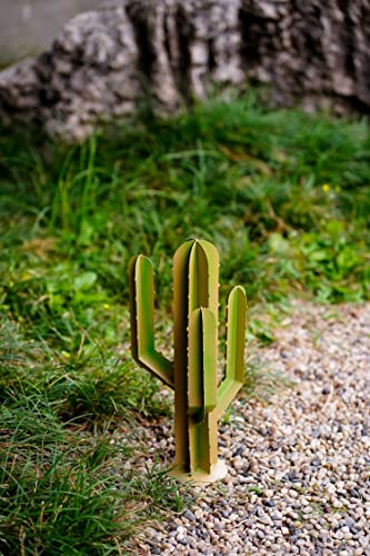 Metal desert cactus Rustic Sculpture The cactus Plant Home Decor Rustic Hand Painted The cactus Garden Ornaments Outdoor Decor Figurines Home Yard Decorations Stakes Lawn Ornaments (3 PCS green)