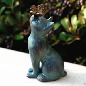 EatingBiting Home Garden Statue Butterfly Stuck on cat Nose Sculpture Ornament Decorative Figurine Fairy Art Yard Décor Statue for Patio Lawn, Home Office Ornaments Housewarming Gifts