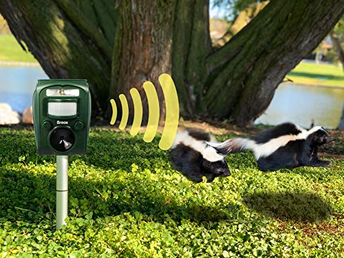 Broox 2023 Upgraded Solar Animal Repeller, Ultrasonic Repellent, Waterproof, Wireless, Motion Detection, LED Flashing Light, Dog, Cat Repellent, Squirrel, Raccoon, Skunk, Rabbit, Rodent, Fox, Deer