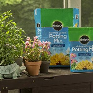 Miracle-Gro Moisture Control Potting Mix, 2 cu. ft. brown