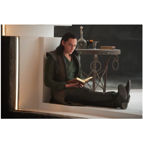 Tom Hiddleston 8 x 10 Photo Avengers LOKI War Horse relaxing with a book