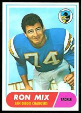 1968 topps regular (football) card# 89 ron mix of the san diego chargers exmt condition